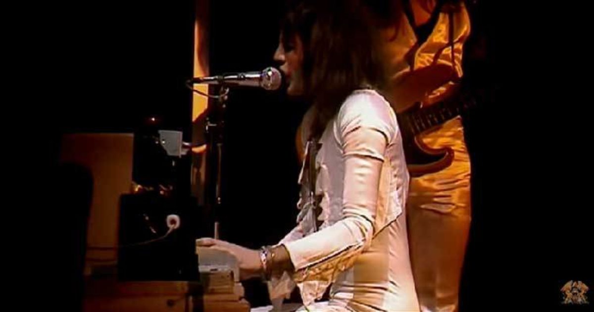 Queen Celebrate 40 Years Of Bohemian Rhapsody Kerrang