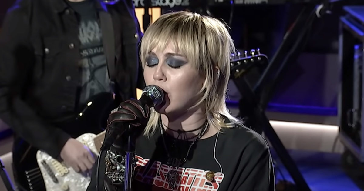 Courtney Love praises Miley Cyrus' cover of Hole’s Doll… | Kerrang!