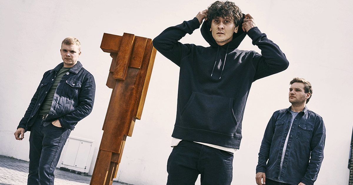 Things Are Getting Sleepy In The New Press to MECO Video | Kerrang!