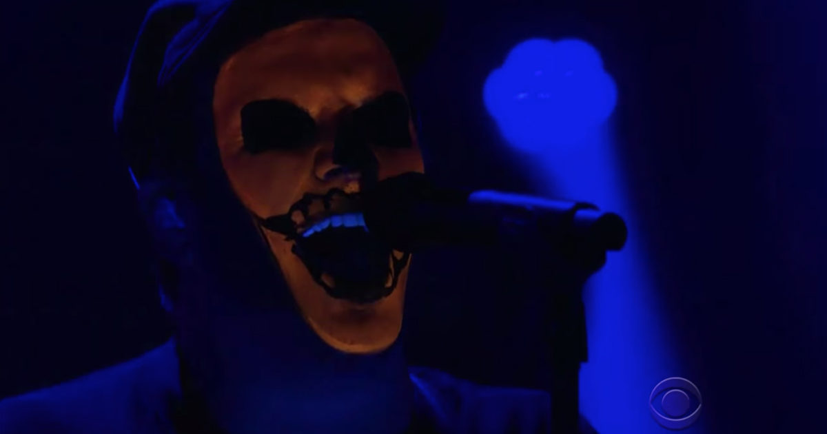 Watch Fall Out Boy Performing In Orange Glow-In-The-Dark… | Kerrang!