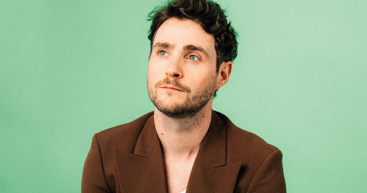 Dodgy parks, tropical storms and rating loos: Life on the… | Kerrang!