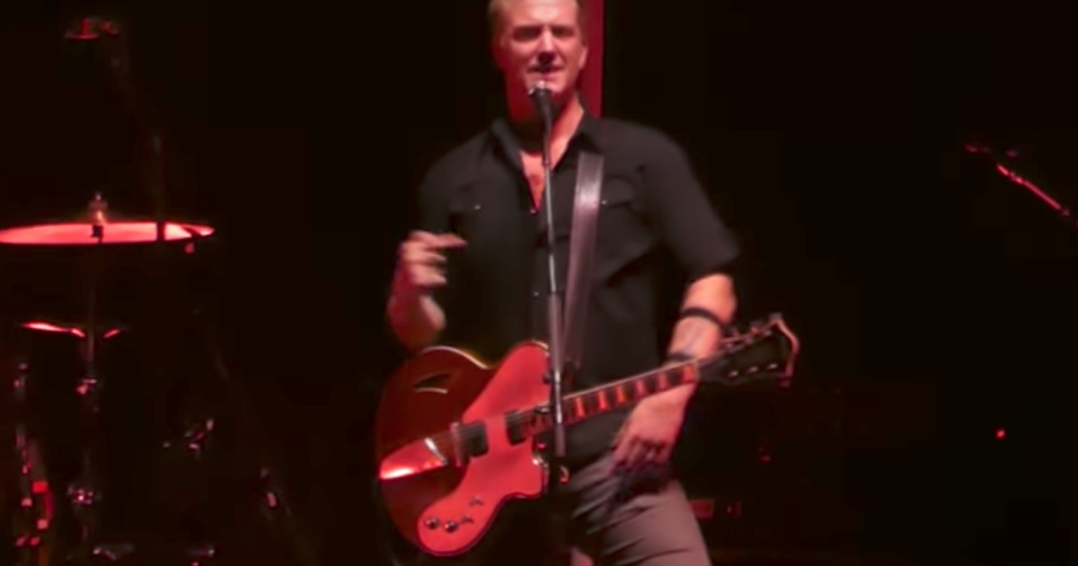 Watch Josh Homme Breaking Up A Fight During A Show | Kerrang!